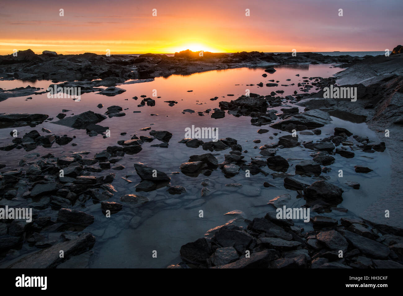 Mirror sea sunset hi-res stock photography and images - Alamy