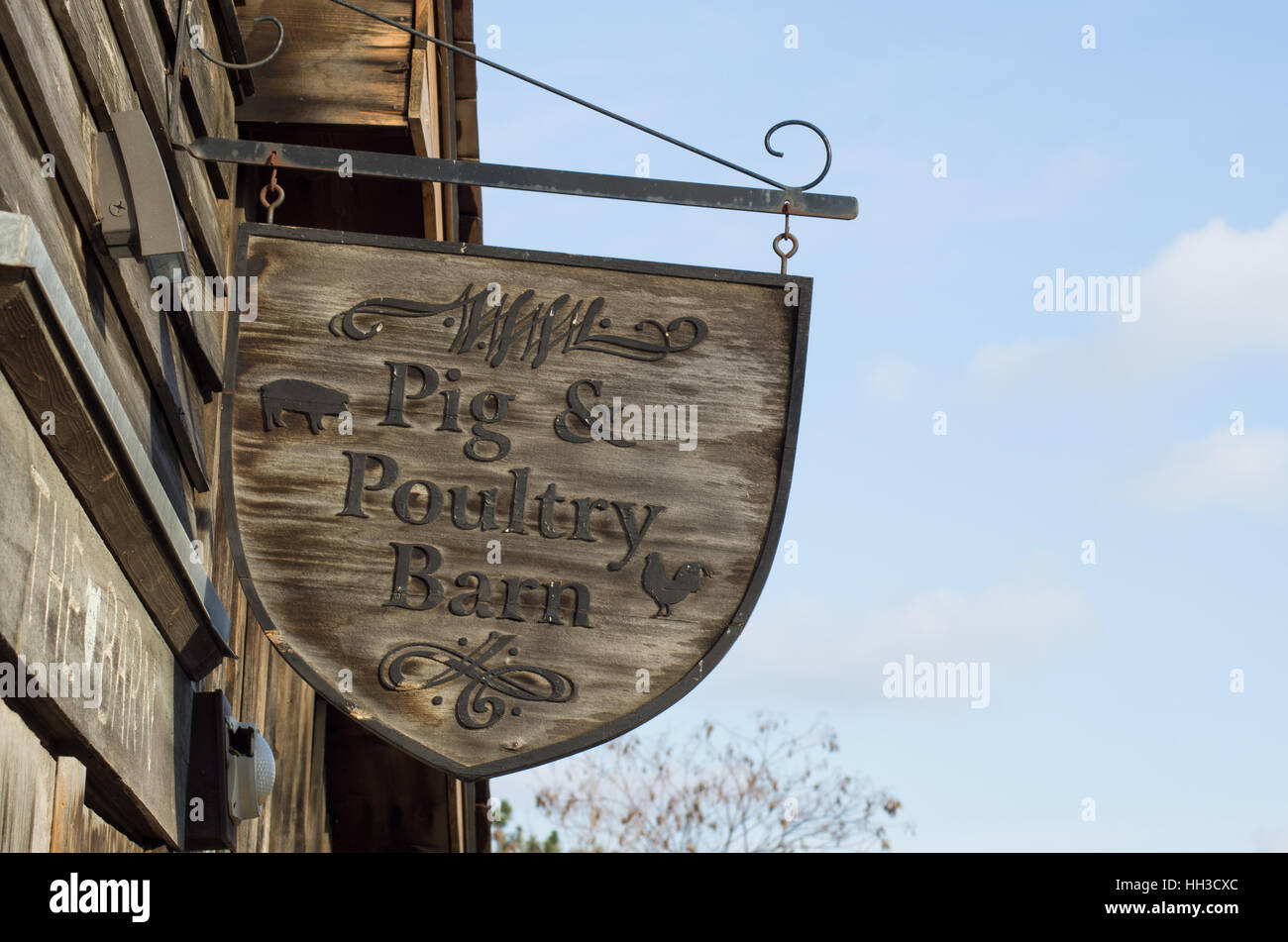 Wooden sign saying Pig & Poultry Barn Stock Photo - Alamy