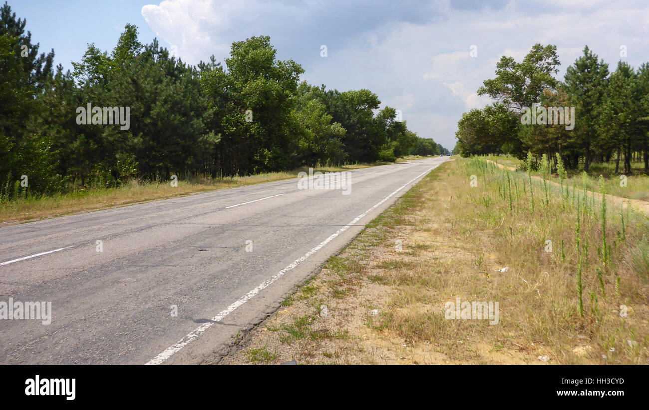 Empty country road hi-res stock photography and images - Alamy