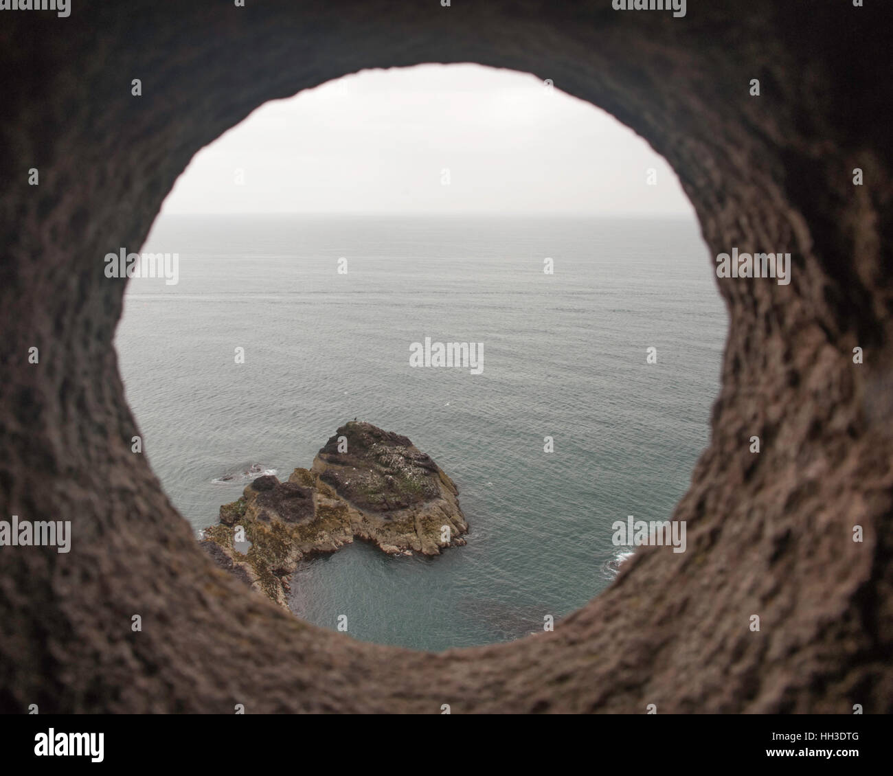 Port hole window hi-res stock photography and images - Alamy