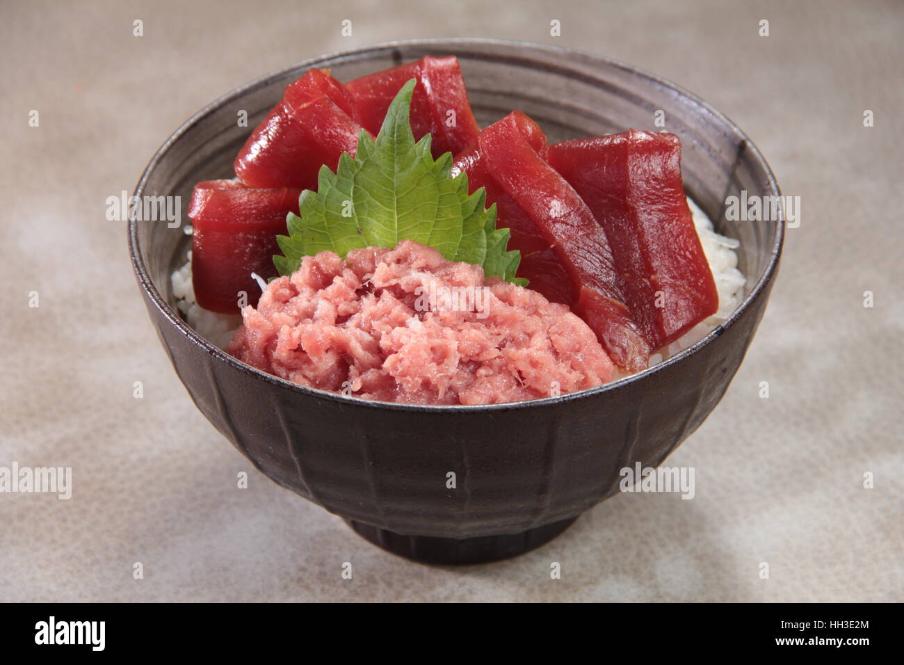 tuna sashimi rice Stock Photo - Alamy
