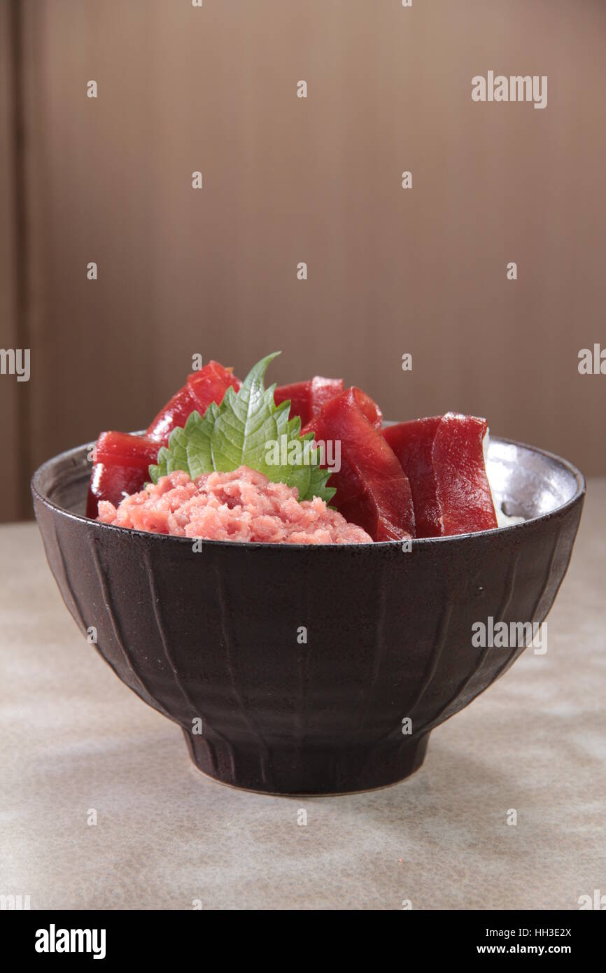 tuna sashimi rice Stock Photo - Alamy