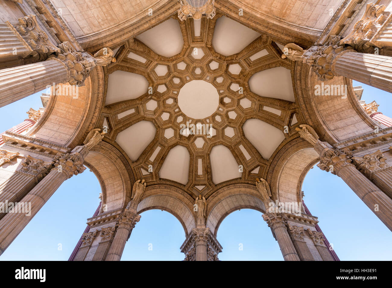 Angel statue palace fine arts hi-res stock photography and images - Alamy