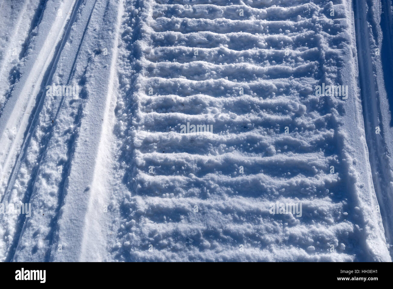 Road track texture hi-res stock photography and images - Alamy