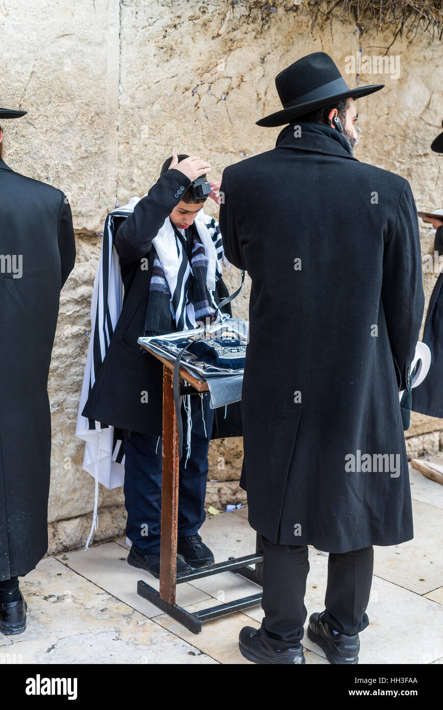 Hasidic Jews praying at the Western Wall, Jerusalem, Israel, Middle ...