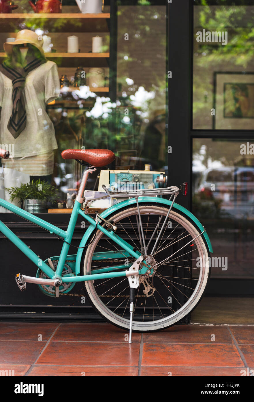 Bicycle Bike Vintage Cafe Shop Window Concept Stock Photo - Alamy