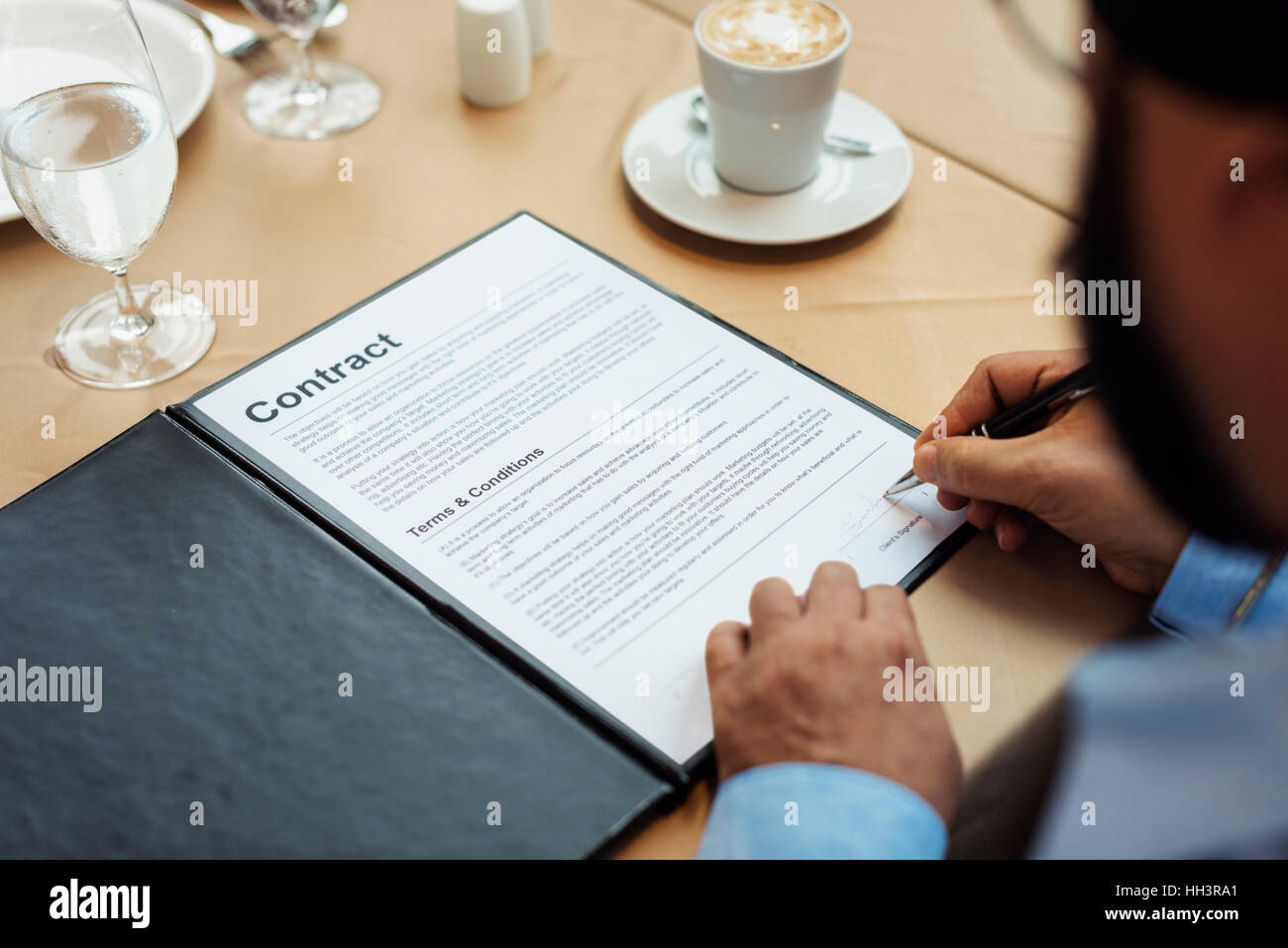 Business Person Signing Contract Concept Stock Photo - Alamy