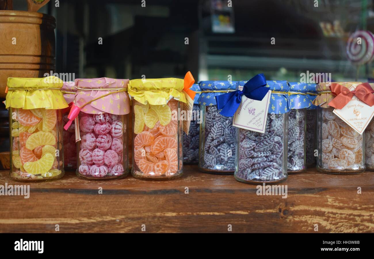 Vintage candy shop hi-res stock photography and images - Alamy