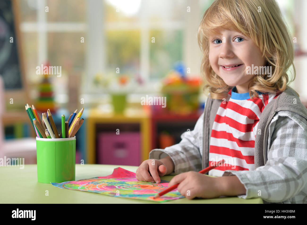 Little boy drawing Stock Photo - Alamy