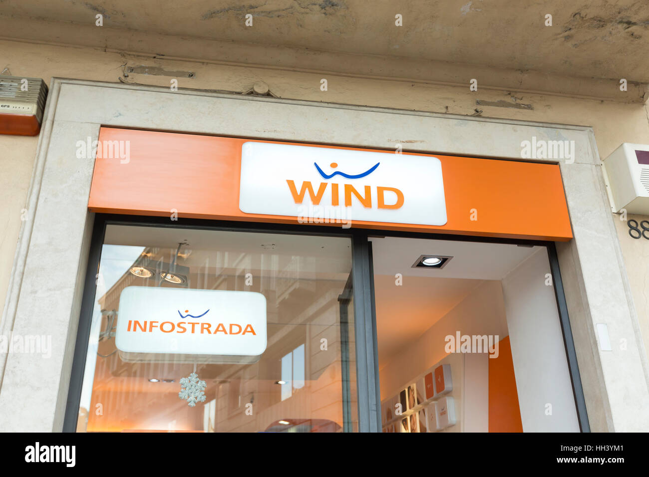 Wind logo hi-res stock photography and images - Alamy