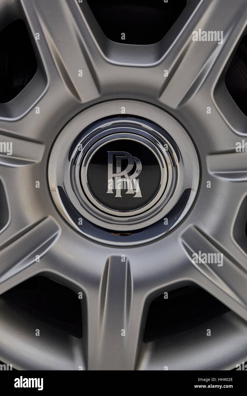Rolls royce wheel emblem hi-res stock photography and images - Alamy