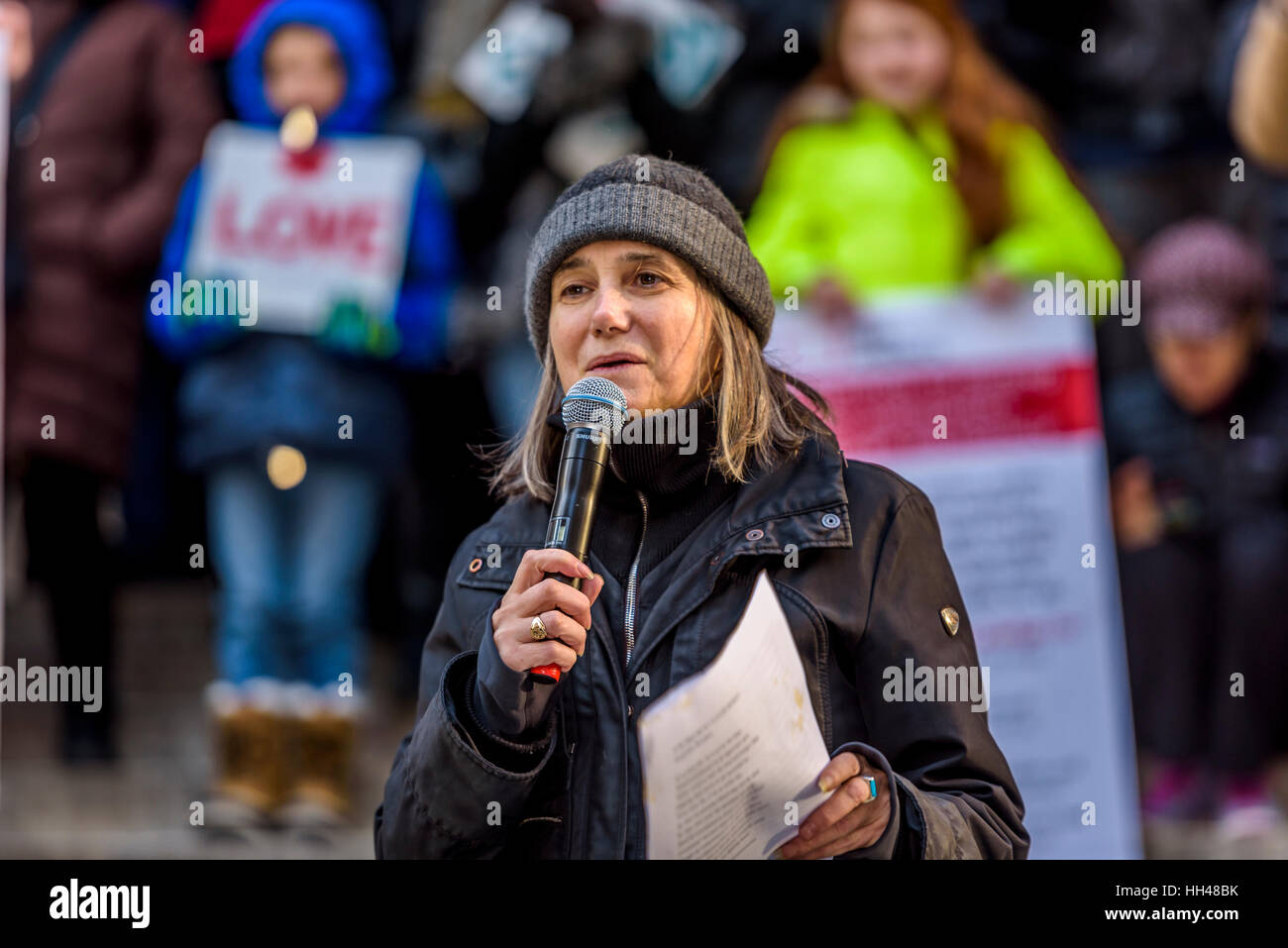 Amy goodman hi-res stock photography and images - Alamy