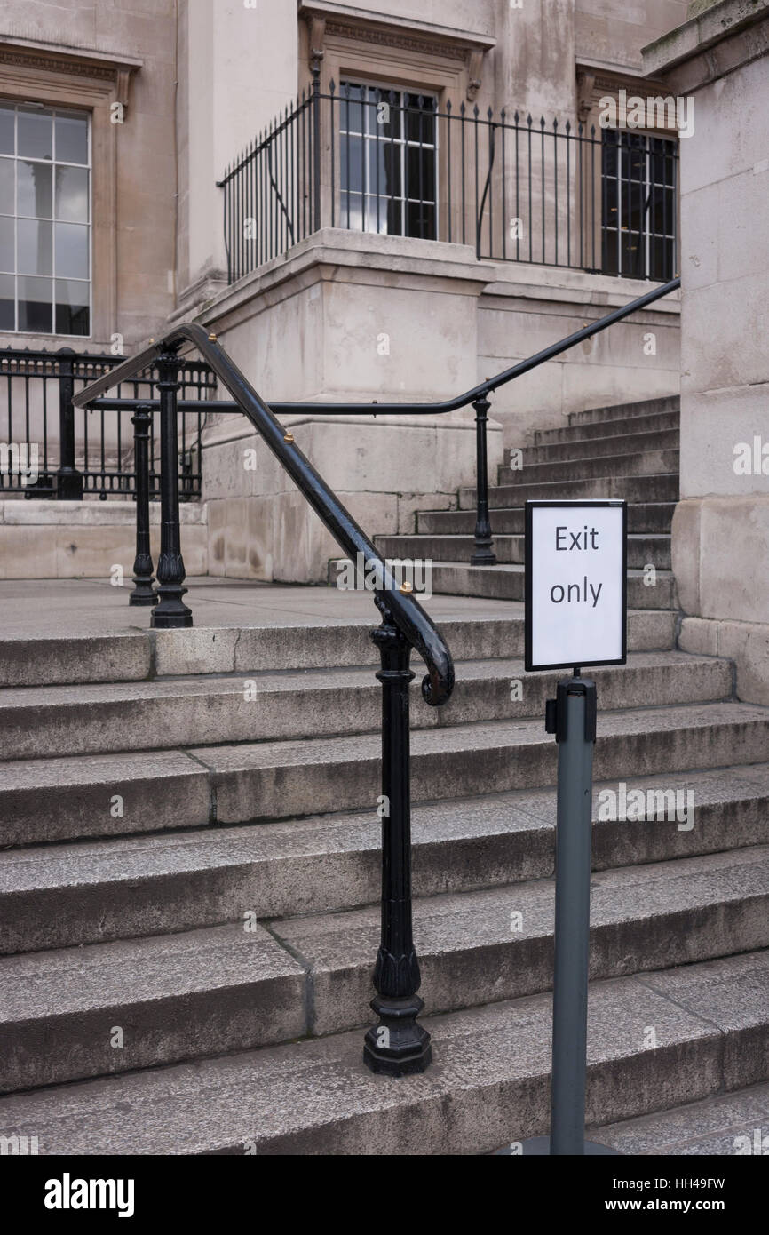 Entry way to a gallery hi-res stock photography and images - Alamy