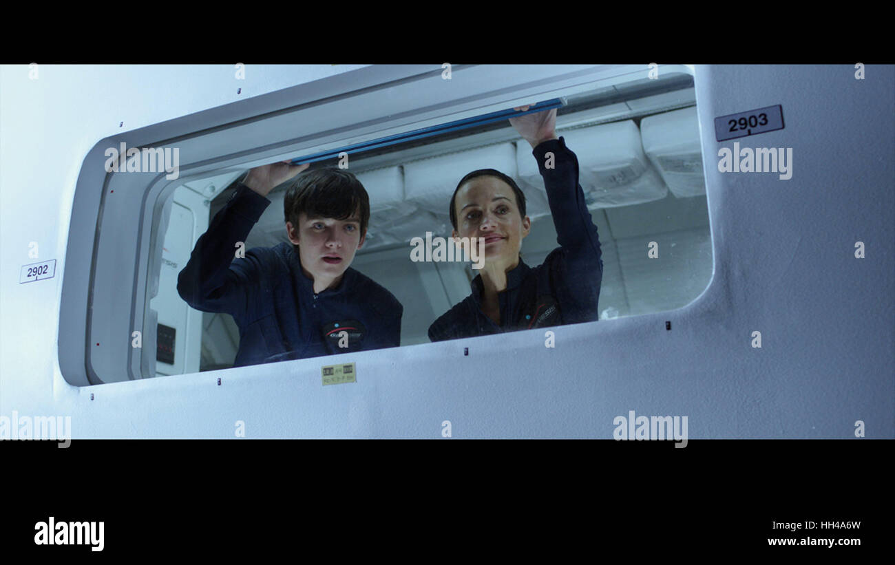 THE SPACE BETWEEN US (2016) ASA BUTTERFIELD CARLA GUGINO PETER CHELSOM ...