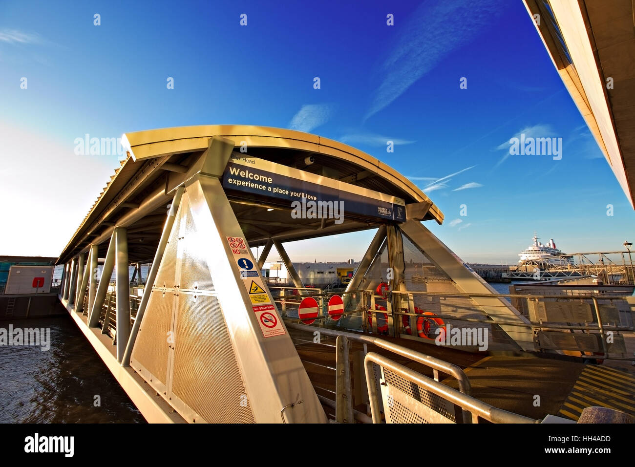 Ferry landing stage hi-res stock photography and images - Alamy