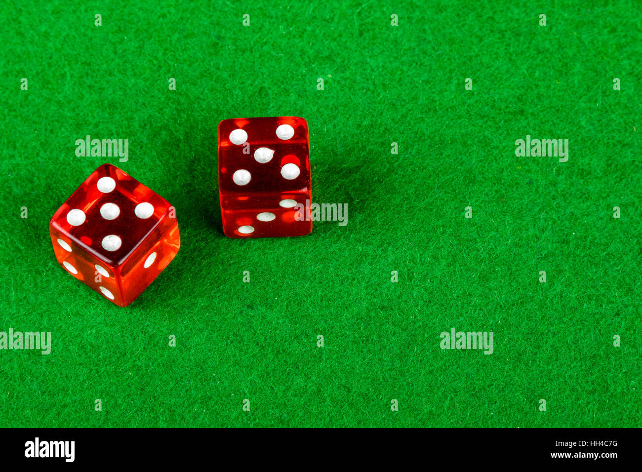 5 dice hi-res stock photography and images - Alamy
