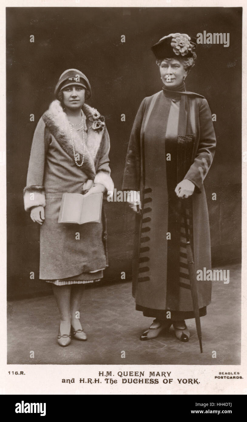 Queen Mary with Elizabeth, Duchess of York Stock Photo - Alamy
