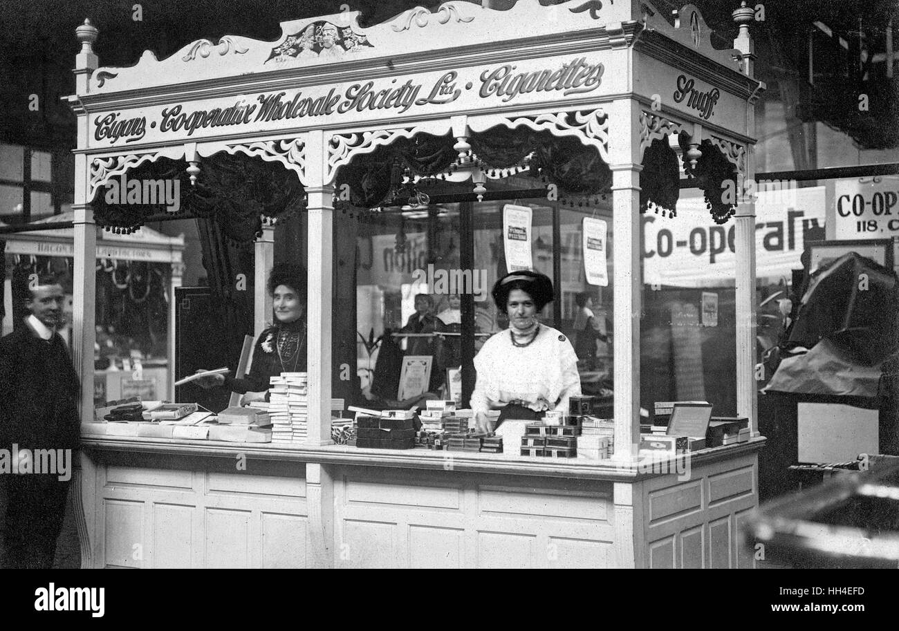 Tobacco market hi-res stock photography and images - Alamy