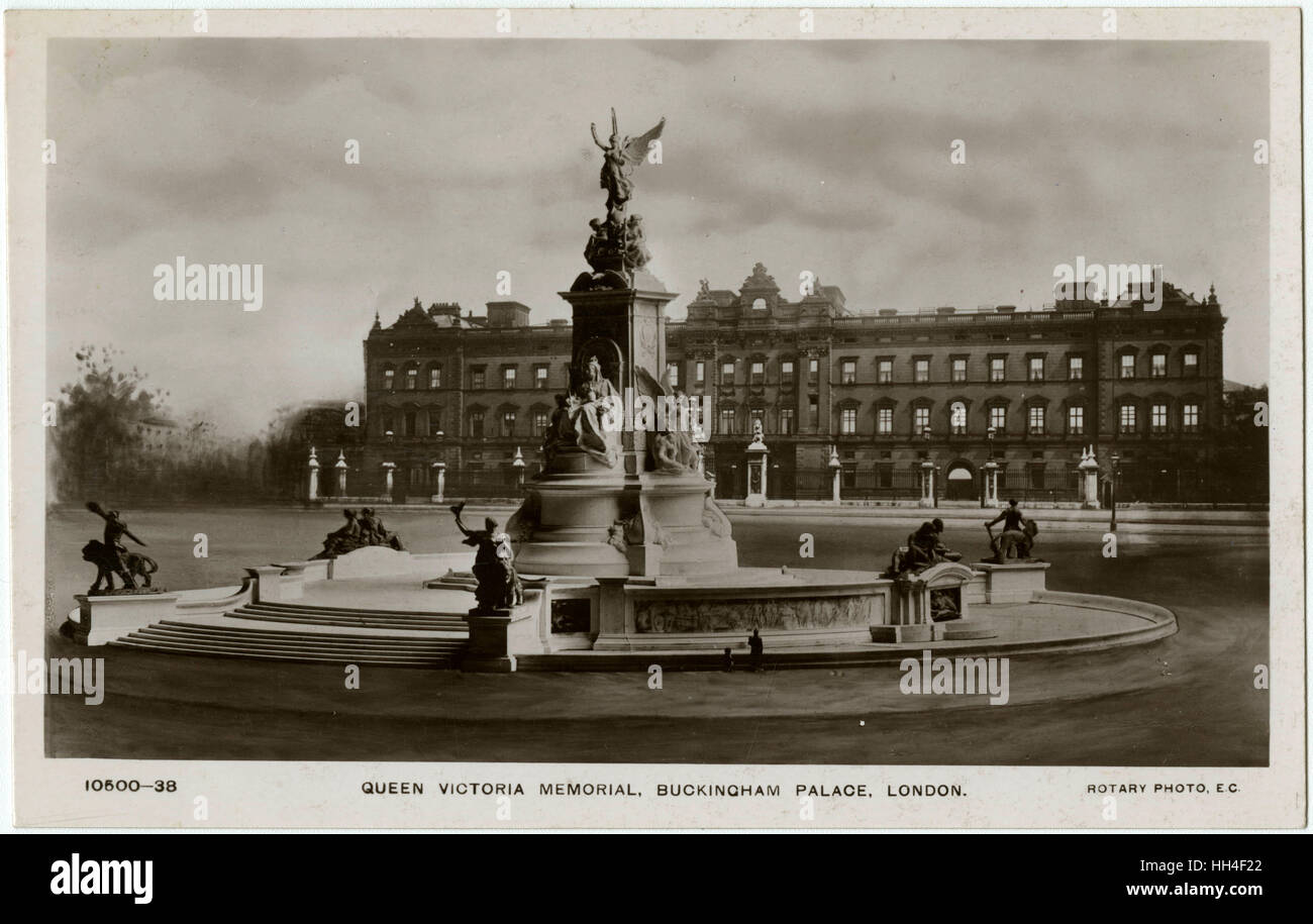 The Queen Victoria Memorial by Sir Thomas Brock - Model Stock Photo - Alamy