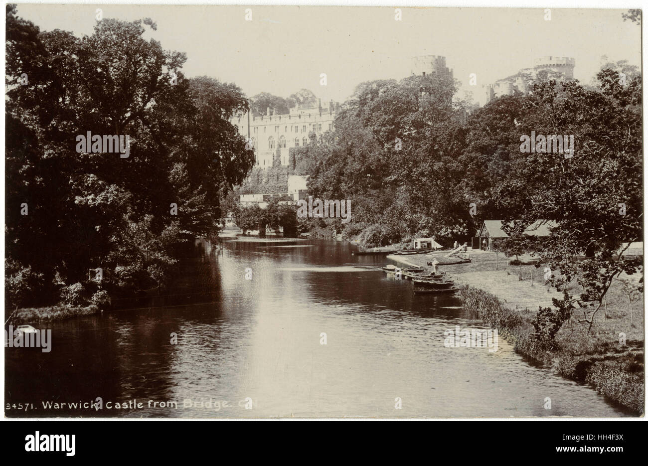 Warwick Castle, Warwickshire - viewed from the bridge Stock Photo - Alamy