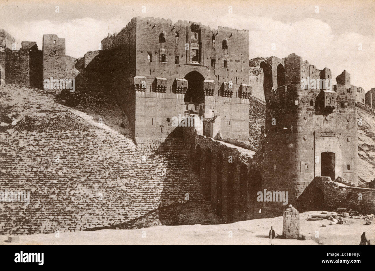 Aleppo citadel entrance hi-res stock photography and images - Alamy