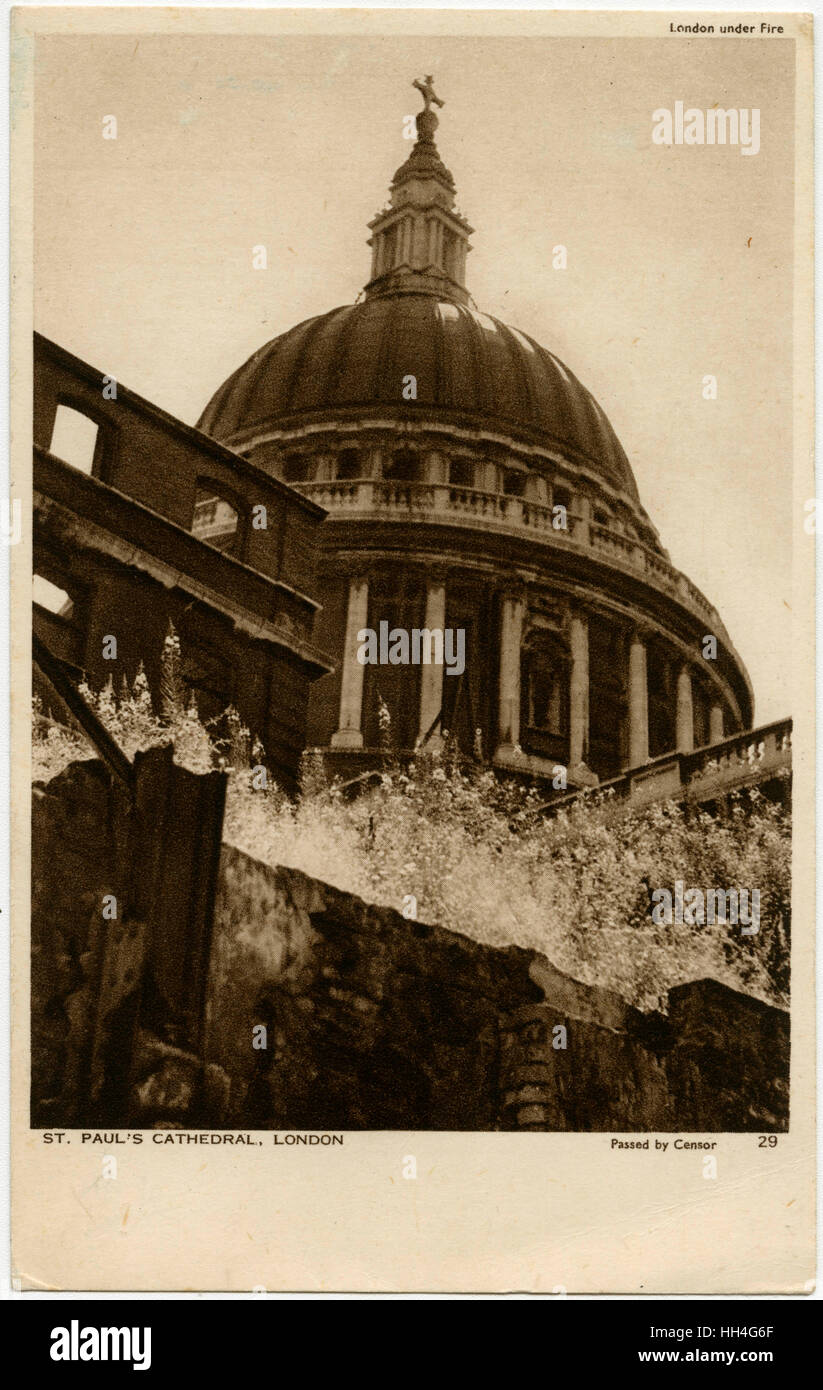 Bomb damage in London - St Paul's Cathedral Dome Stock Photo - Alamy