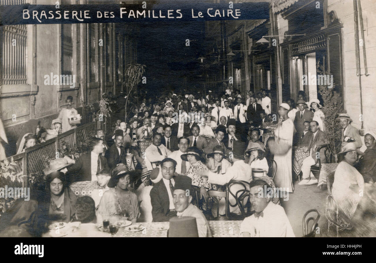 1920s family dinner hi-res stock photography and images - Alamy