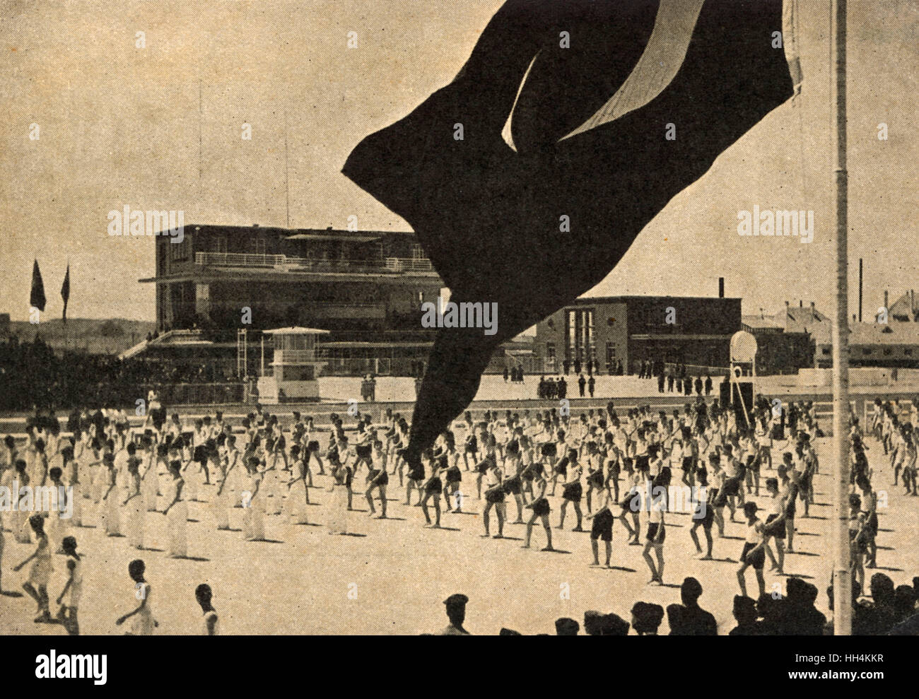 Synchronised gymnastics hi-res stock photography and images - Alamy