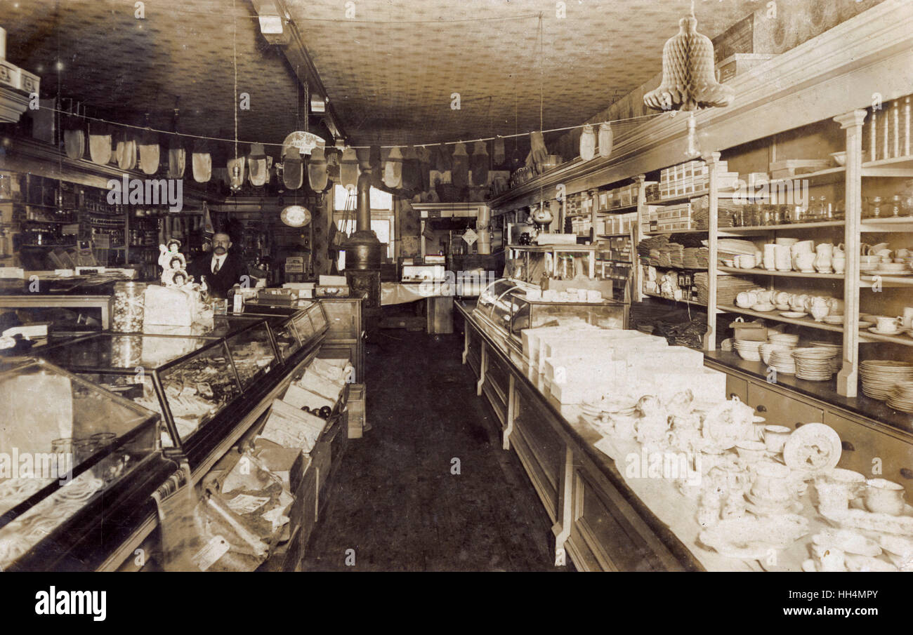 General store interior hi-res stock photography and images - Alamy