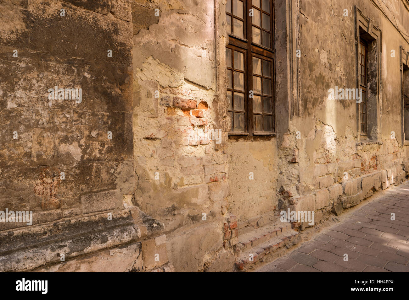 Damaged wall and windows Stock Photo - Alamy