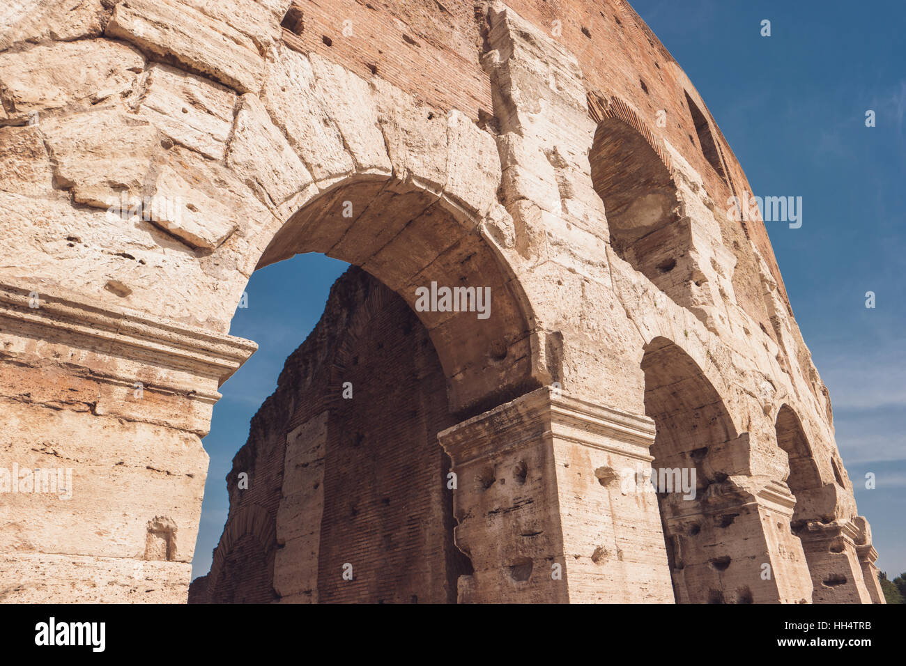 Ancient wall with arch hi-res stock photography and images - Alamy