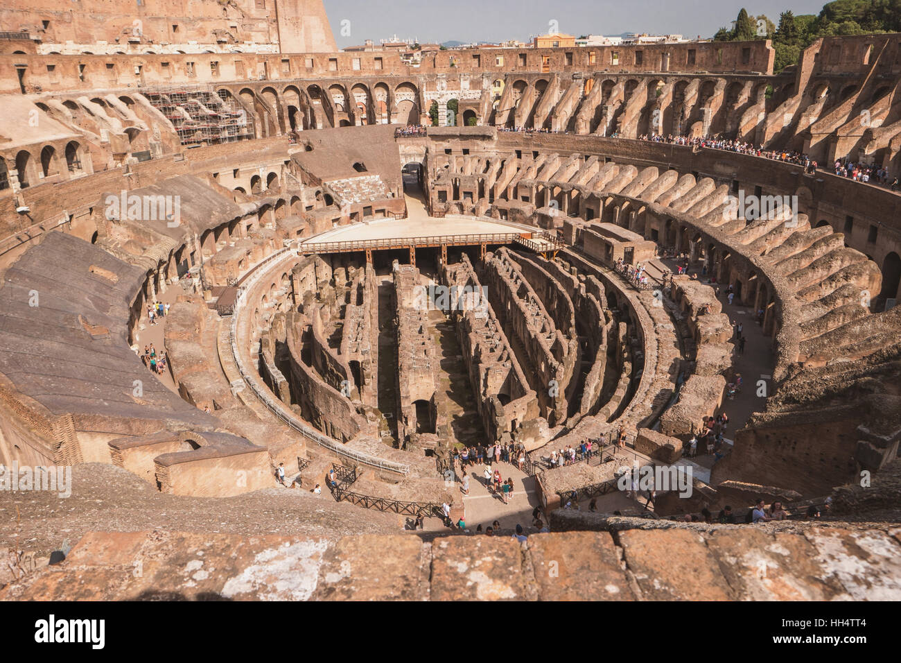 Colosseum and people Stock Photo - Alamy