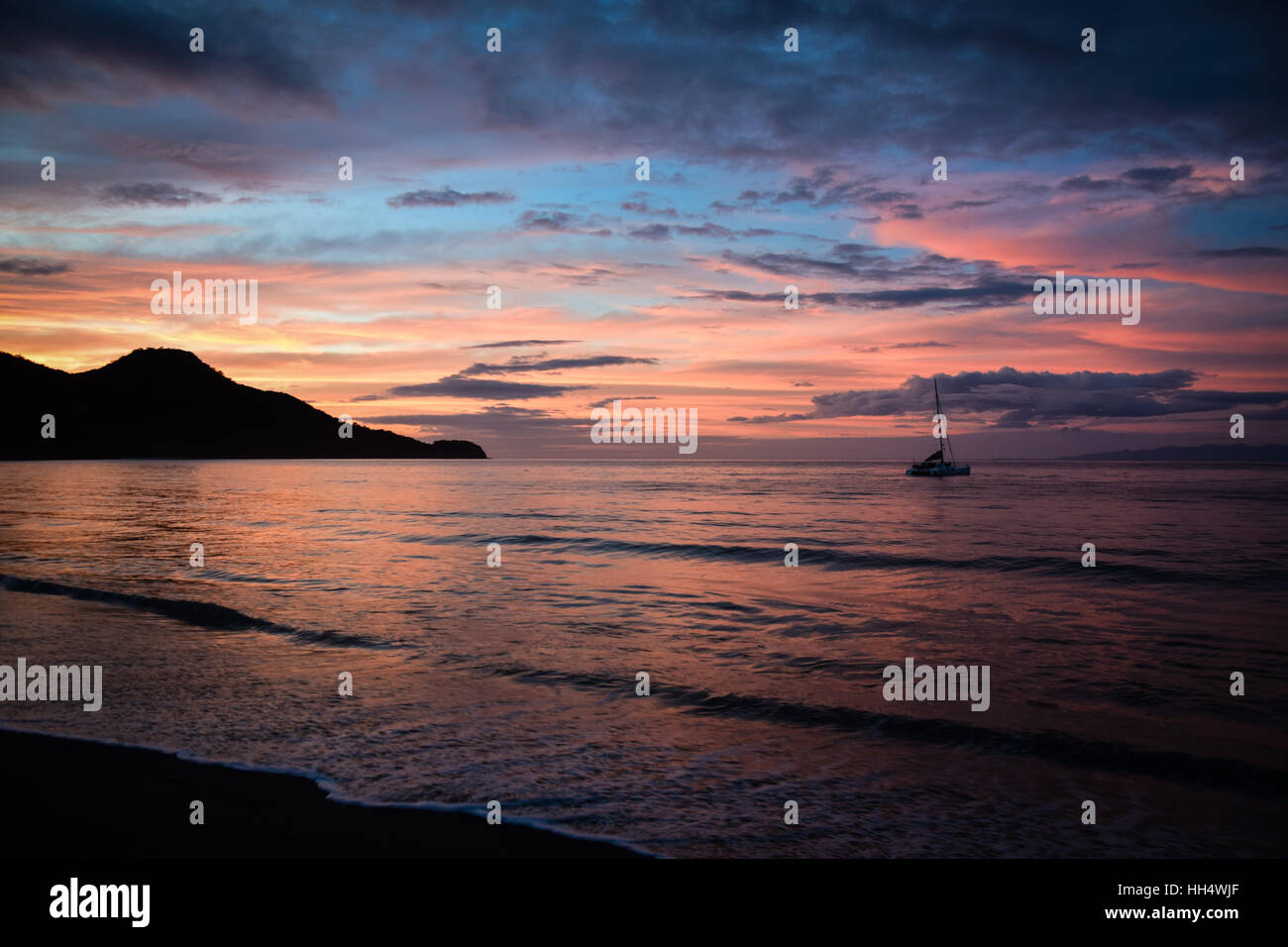 Tranquil sunset skies over the Pacific Ocean, Costa Rica Stock Photo ...