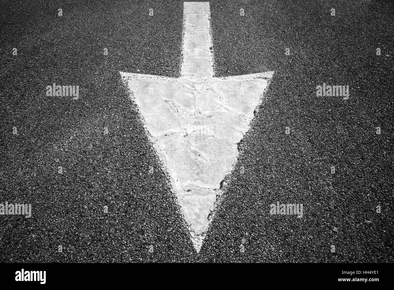Crosswalk sign arrow hi-res stock photography and images - Alamy