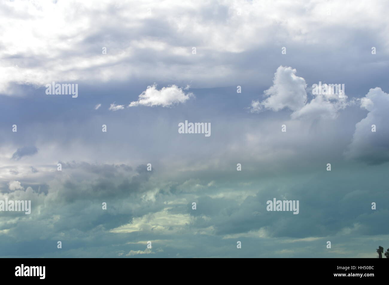 Wispy clouds hang over the central valley of California Stock Photo - Alamy