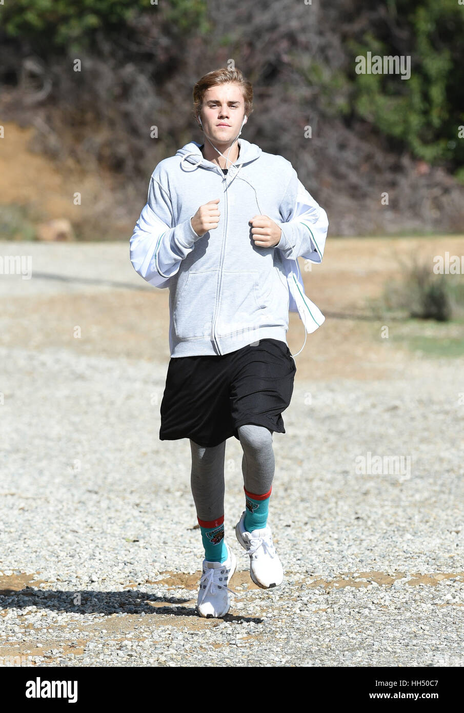 Justin Bieber goes for a trail run in the Hollywood Hills Featuring ...