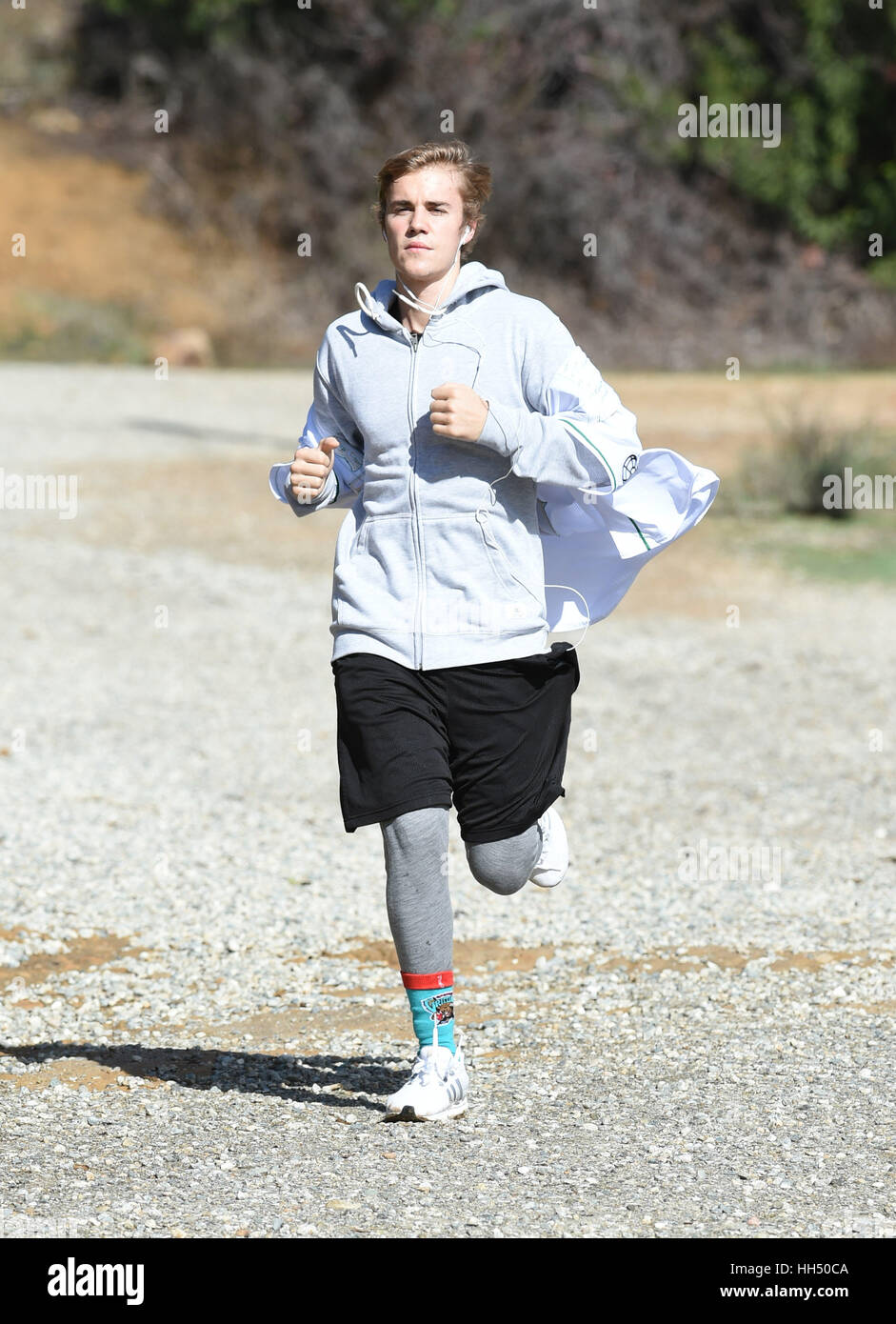 Justin Bieber goes for a trail run in the Hollywood Hills Featuring ...