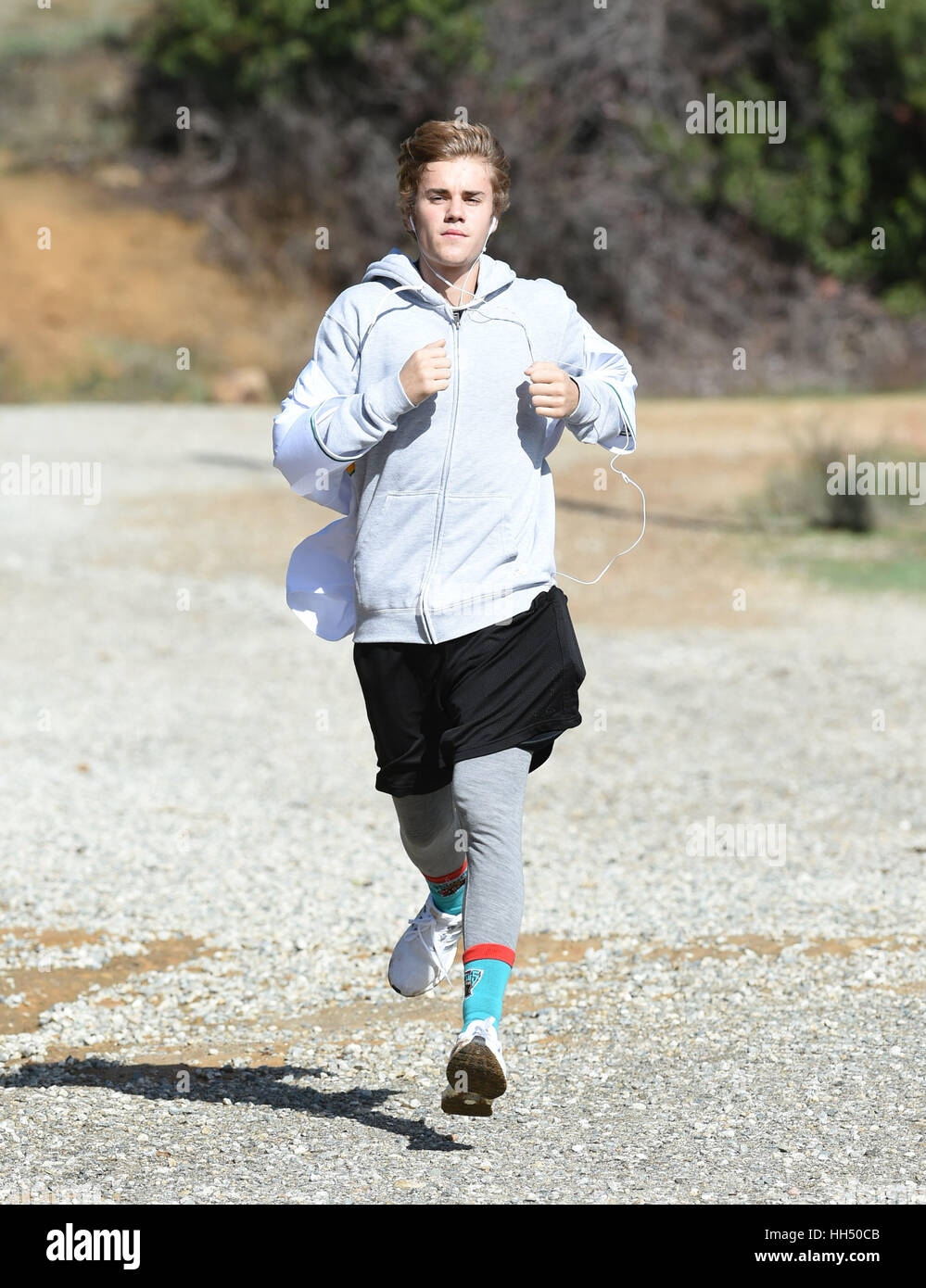 Justin Bieber goes for a trail run in the Hollywood Hills Featuring ...