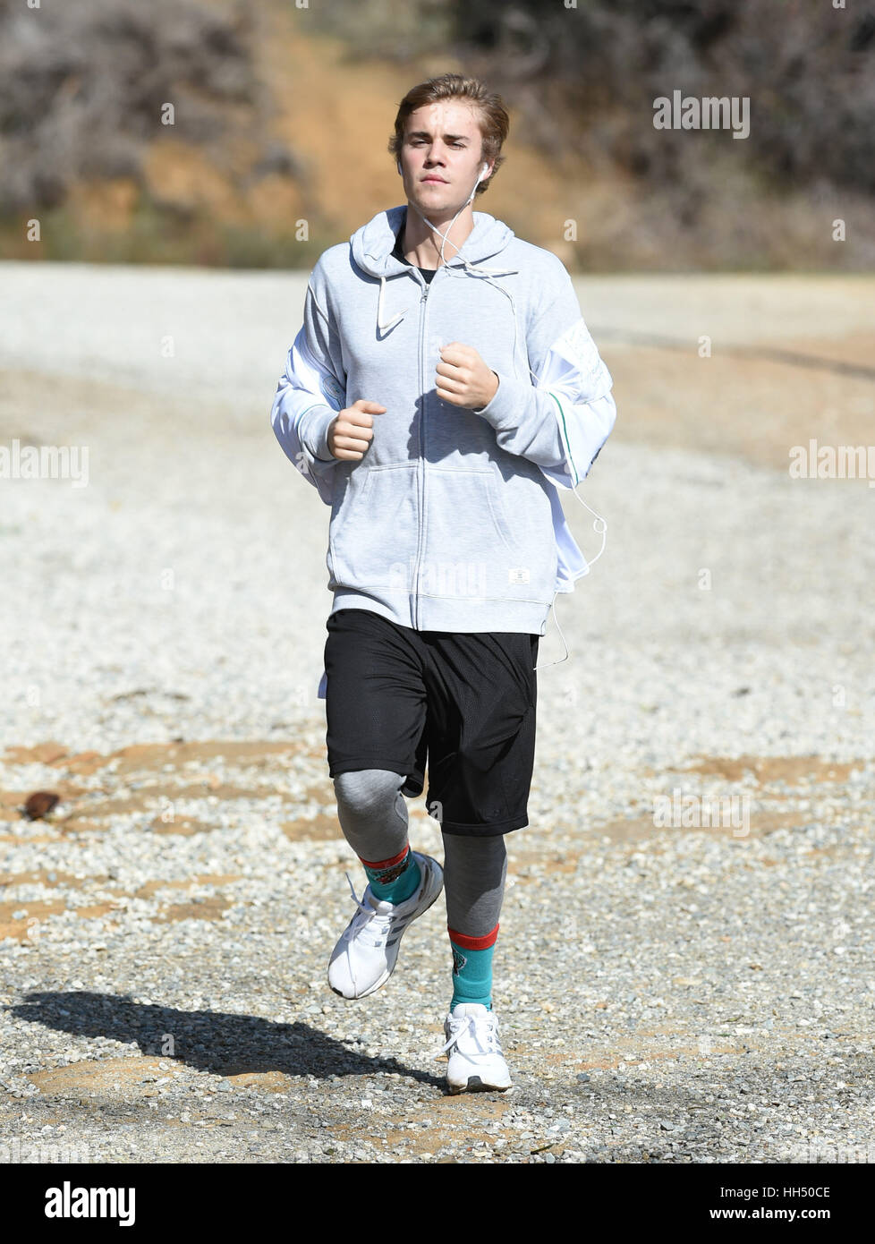 Justin Bieber goes for a trail run in the Hollywood Hills Featuring ...