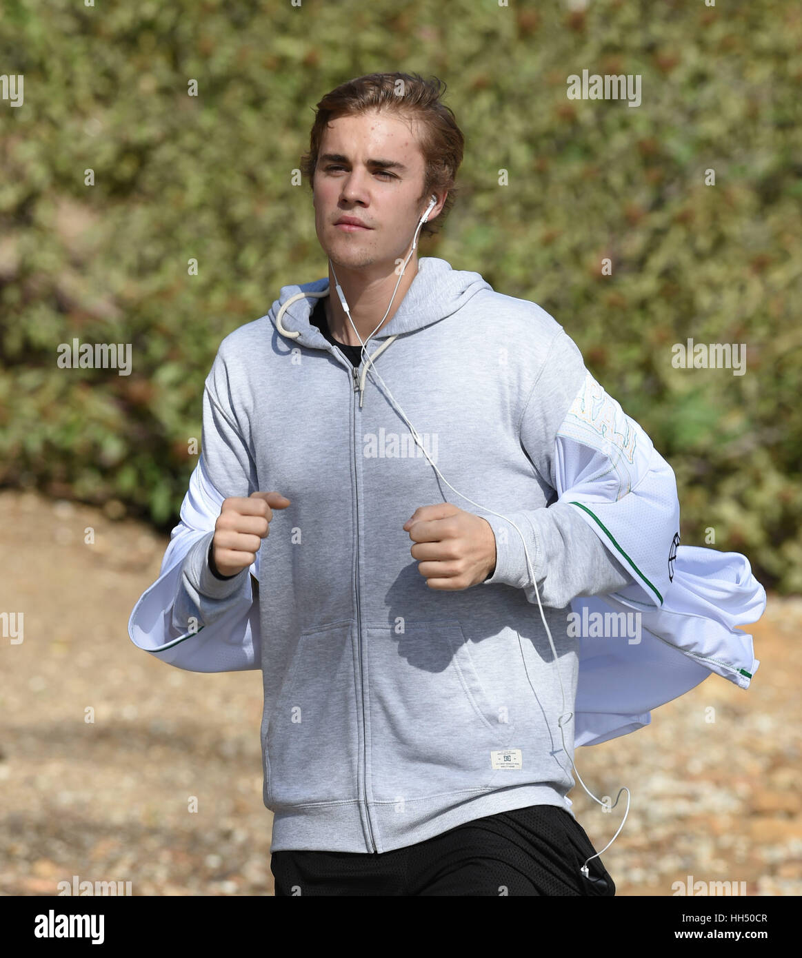 Justin Bieber goes for a trail run in the Hollywood Hills Featuring ...