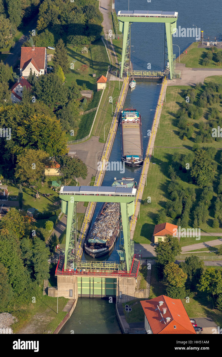 Lock Dorsten, west gate, underwater Wesel-Datteln Canal, cargo ships, Dorsten, Ruhr area, North ...