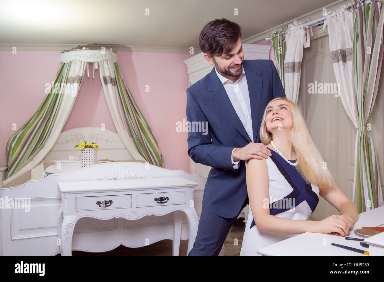 Hug room hi-res stock photography and images - Alamy