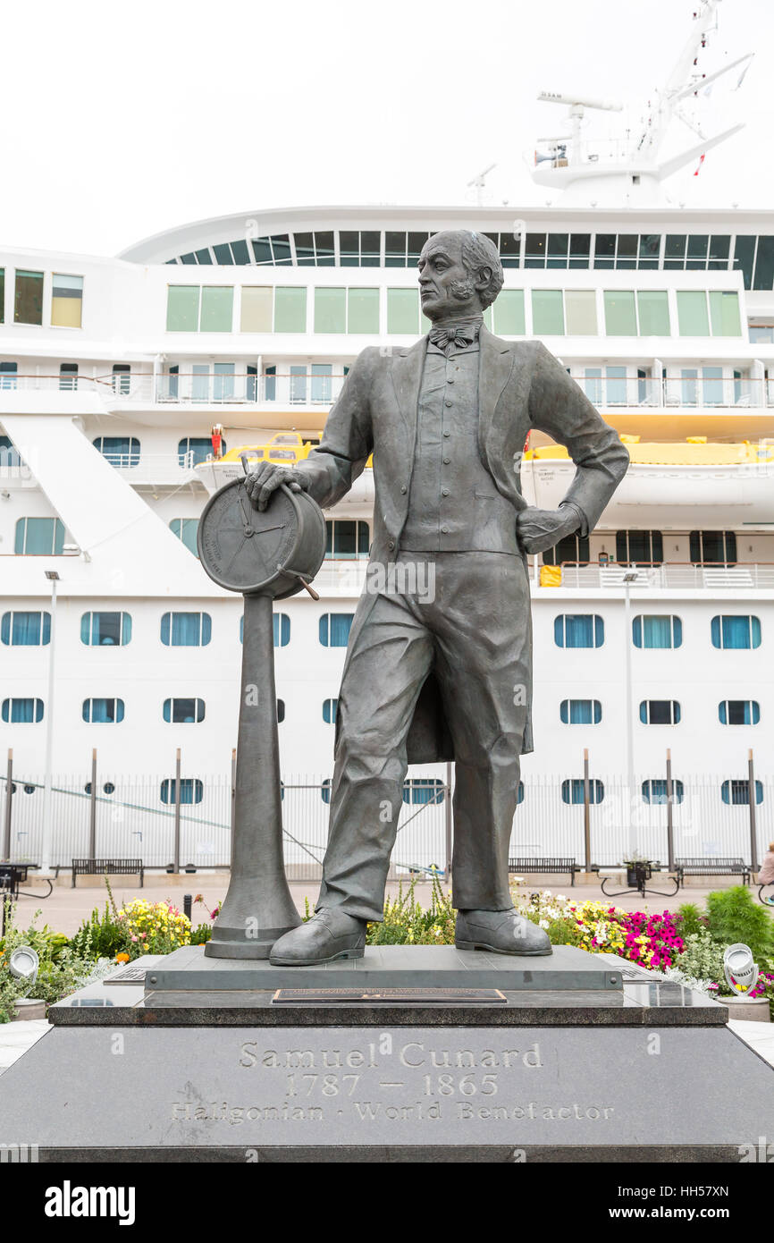 Cunard cruise ship hi-res stock photography and images - Alamy