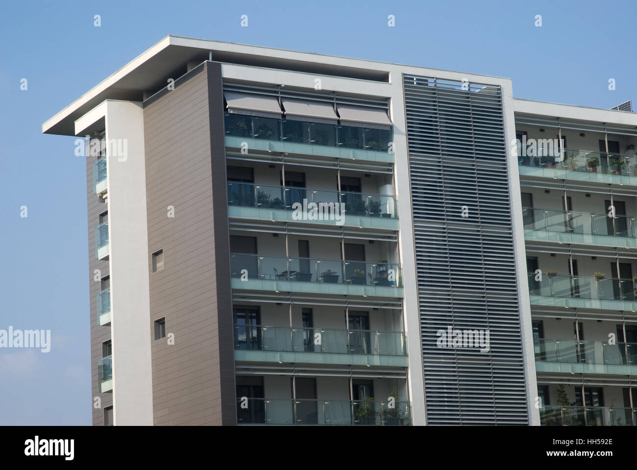 Exterior facade of a modern condominium building Stock Photo - Alamy