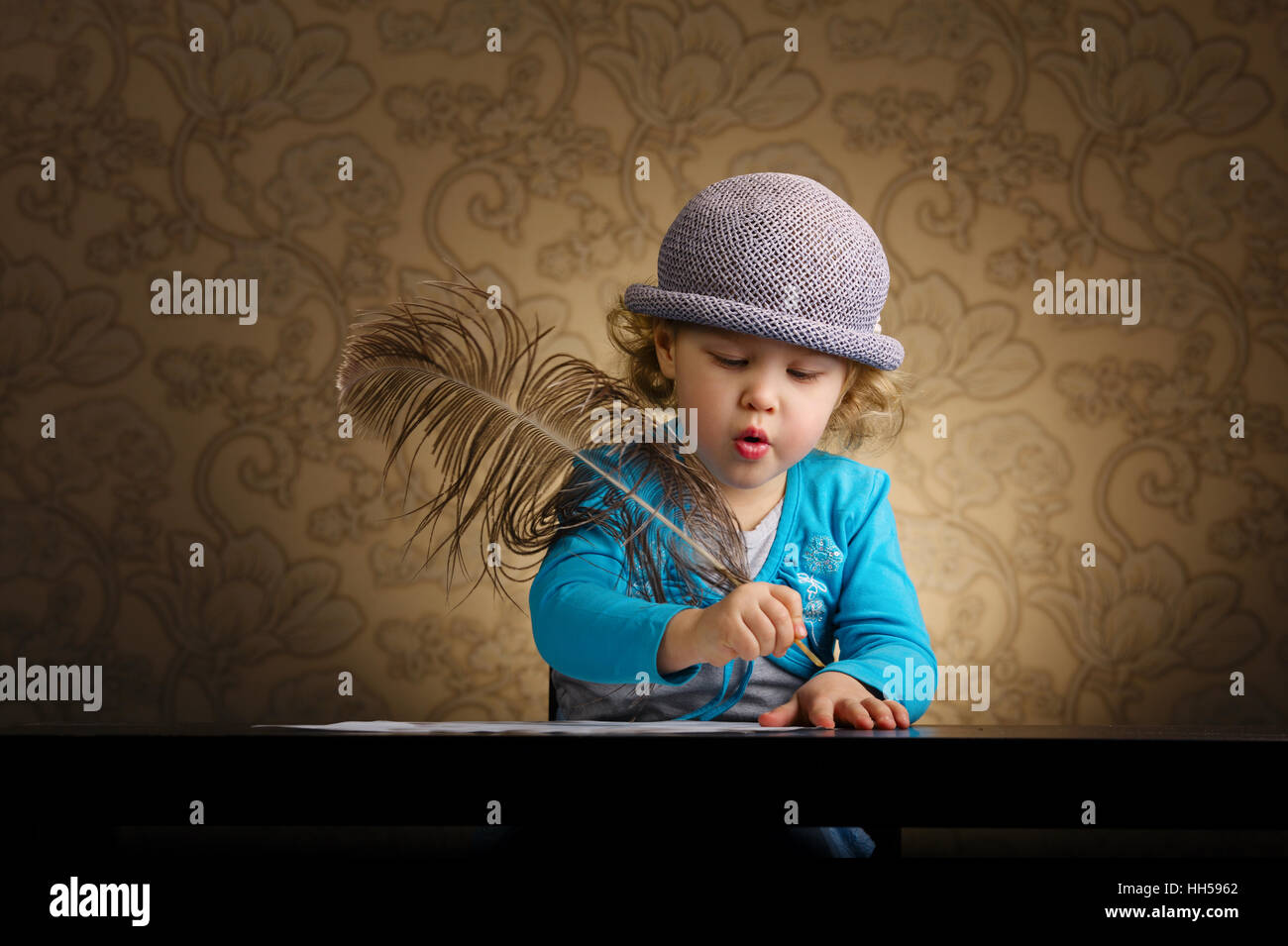 little beautiful vintage writer girl Stock Photo - Alamy