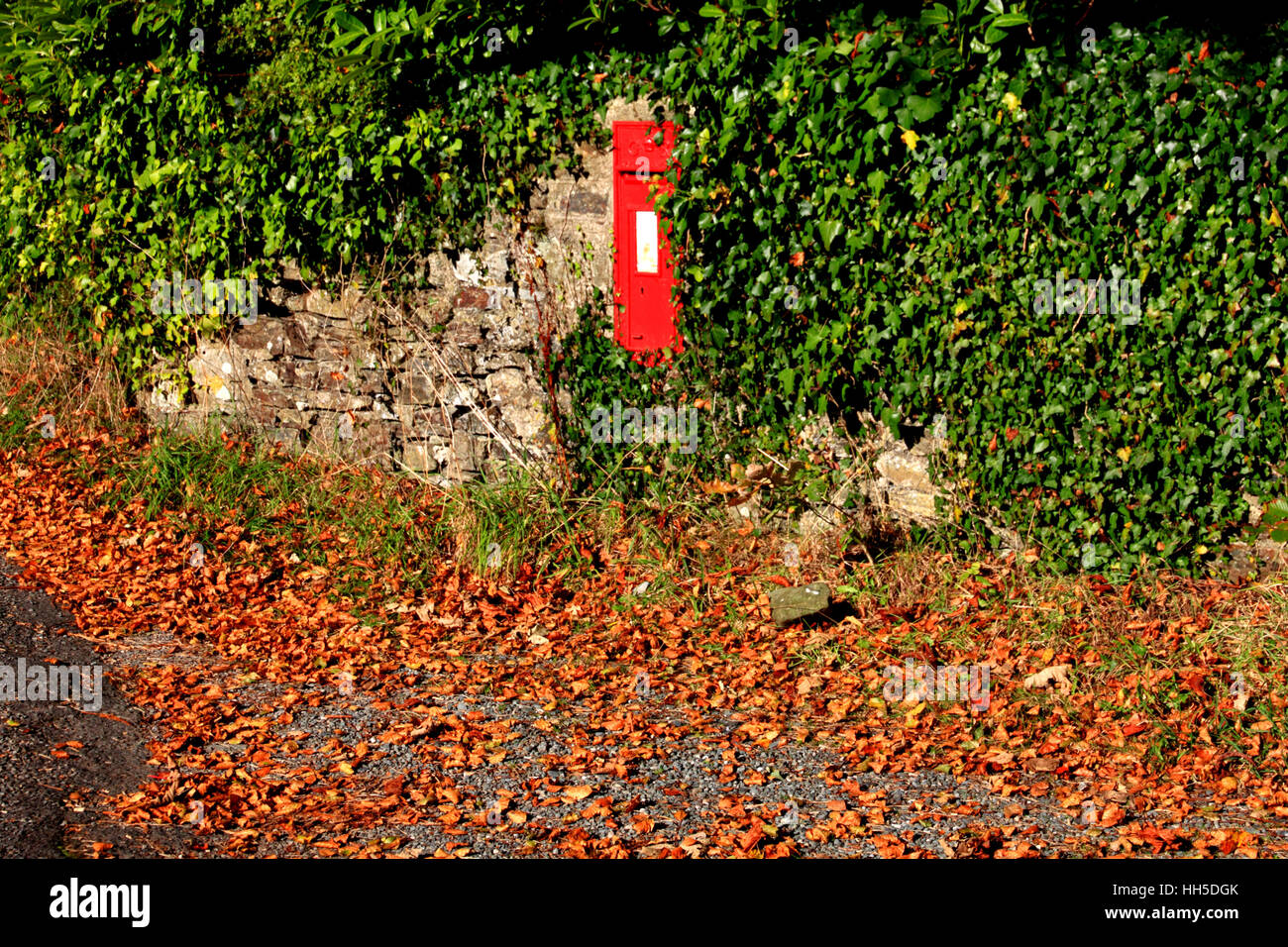 Wall and post box hi-res stock photography and images - Alamy