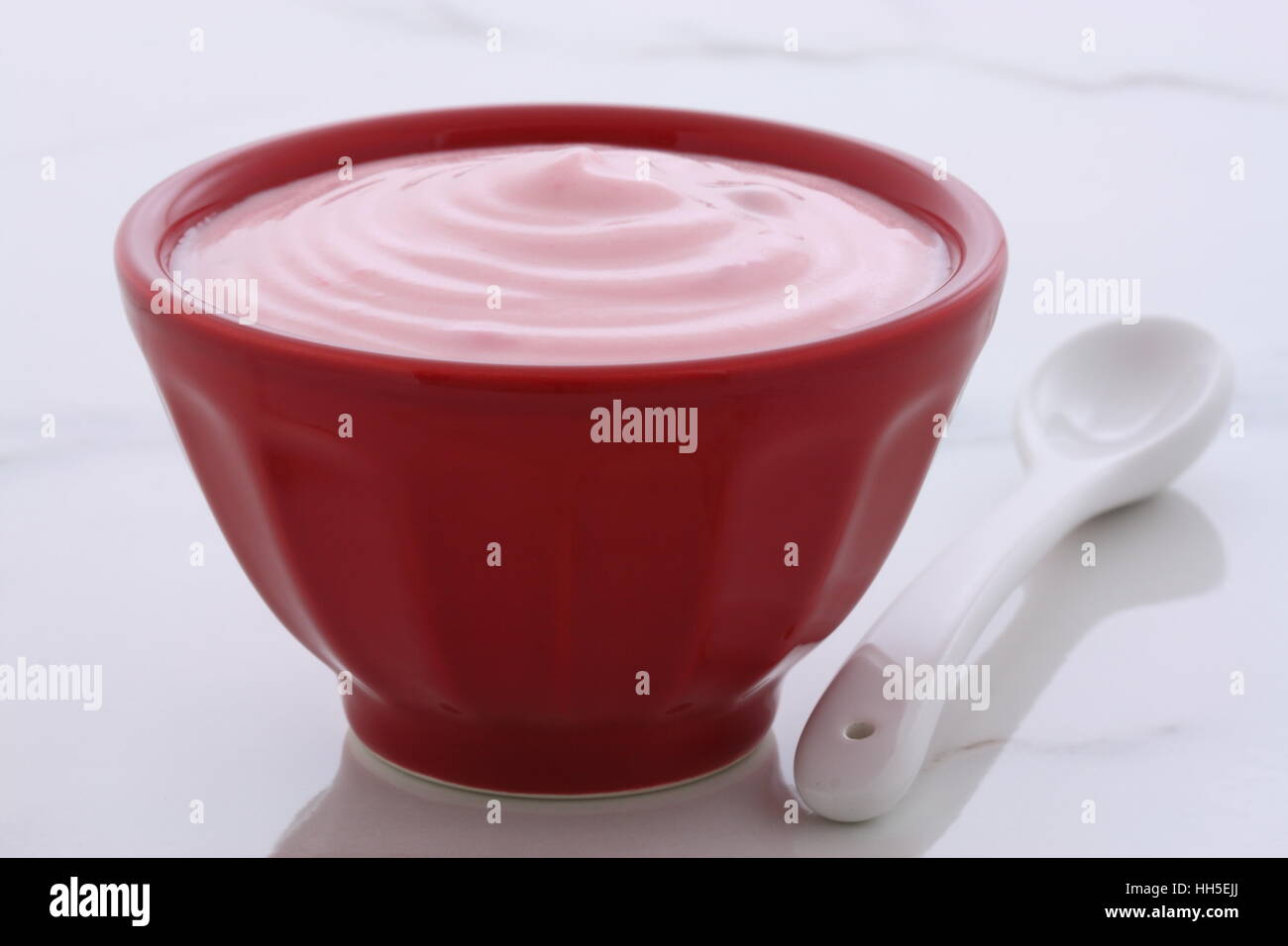 Delicious slow churned Greek strawberry yogurt, with lots of fruit and ...