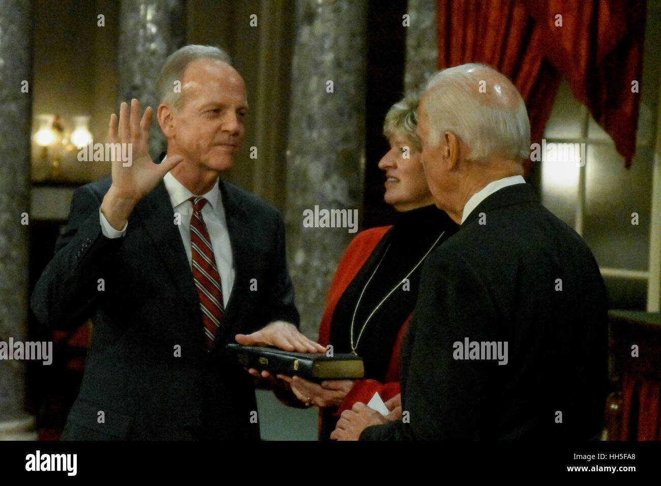 115th congress sworn in hi-res stock photography and images - Alamy