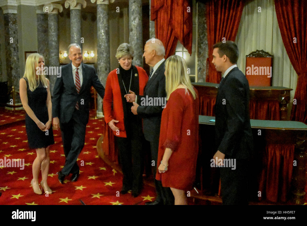 115th congress sworn in hi-res stock photography and images - Alamy