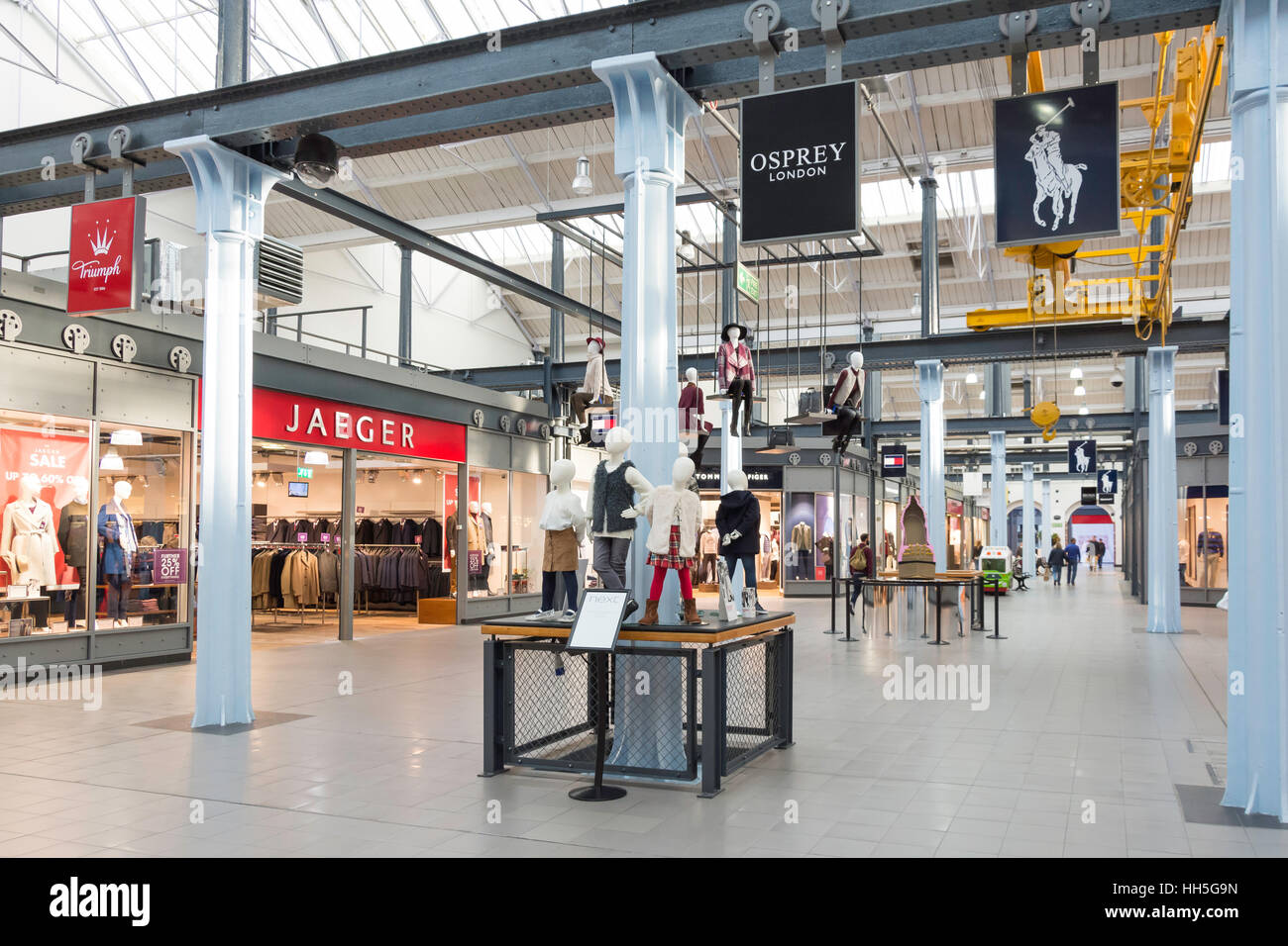 English clothing stores High Resolution Stock Photography and Images ...